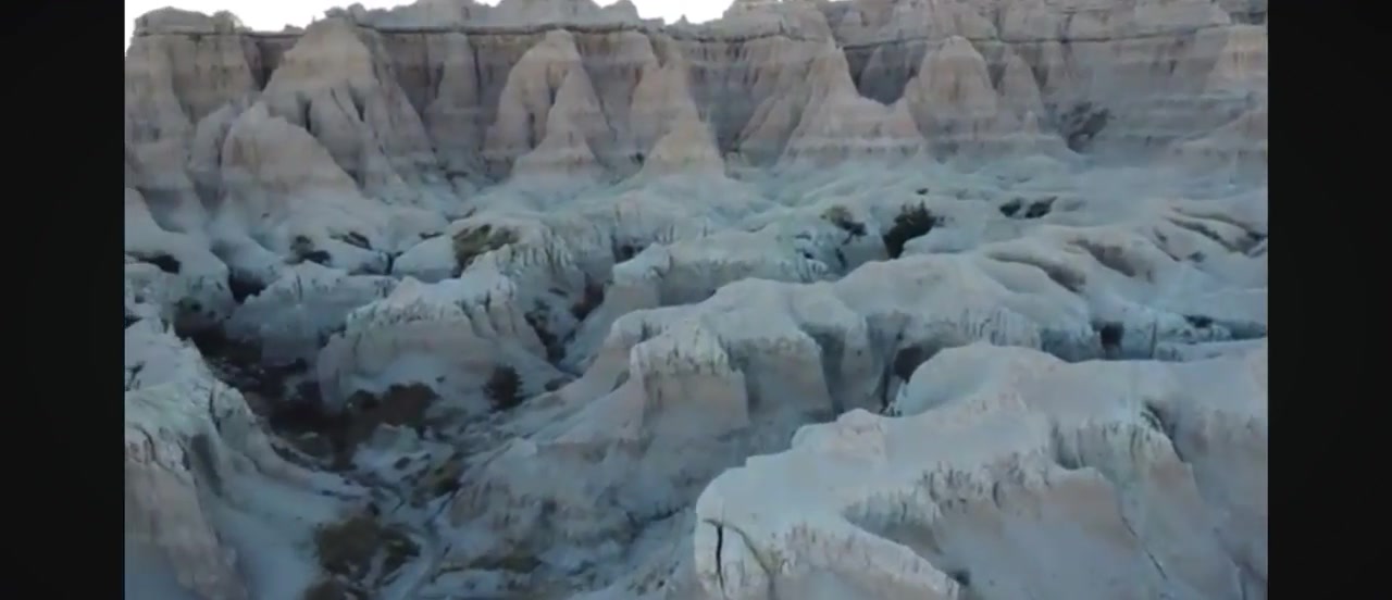 Exploring the Wonders of Badlands National Park | [meme.am]