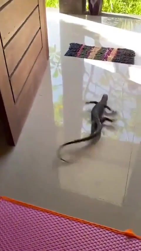 When you have all the power but can't find your footing | [meme.am]