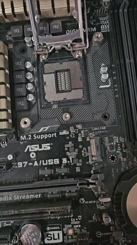 Step-by-Step Guide to Installing Your CPU and Cooler Like a Pro | [meme.am]