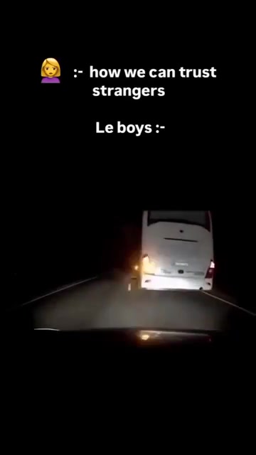 Bus Driver Shares the Secret to Timing Your Pass | [meme.am]