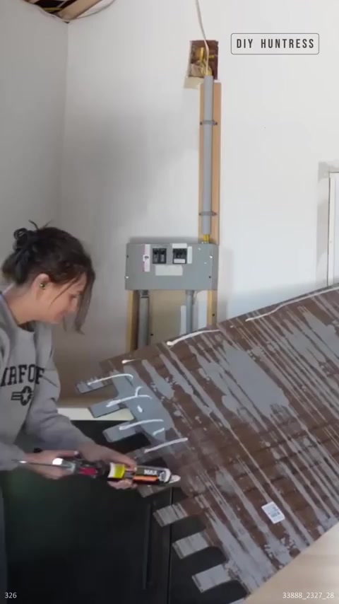 An Affordable DIY Trick for Personalizing Your Walls | [meme.am]